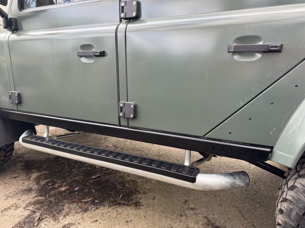 Galvanised Defender Side Steps 90 and 110 (PAIR) – Mahker online store